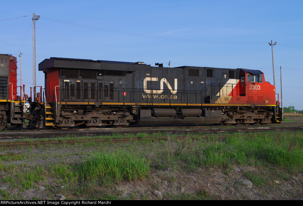 CN 2303